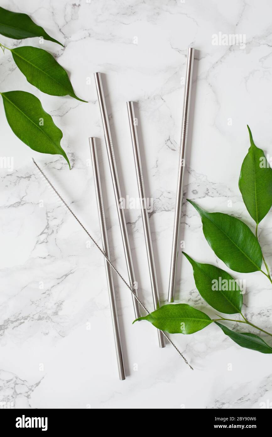 eco-friendly reusable metal drinking straw. zero waste concept Stock ...
