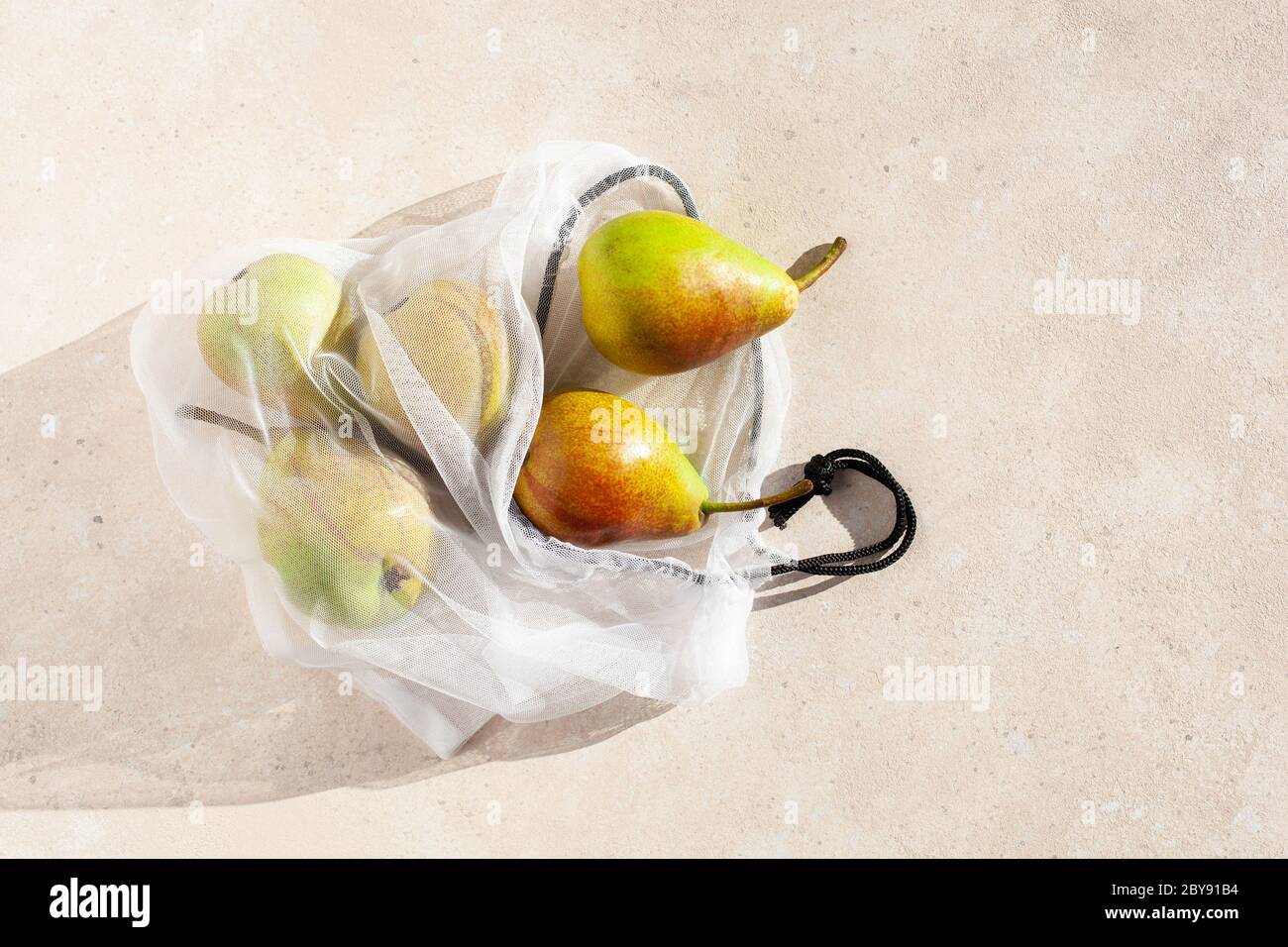 pears fruits in reusable mesh nylon bag, plastic free zero waste ...