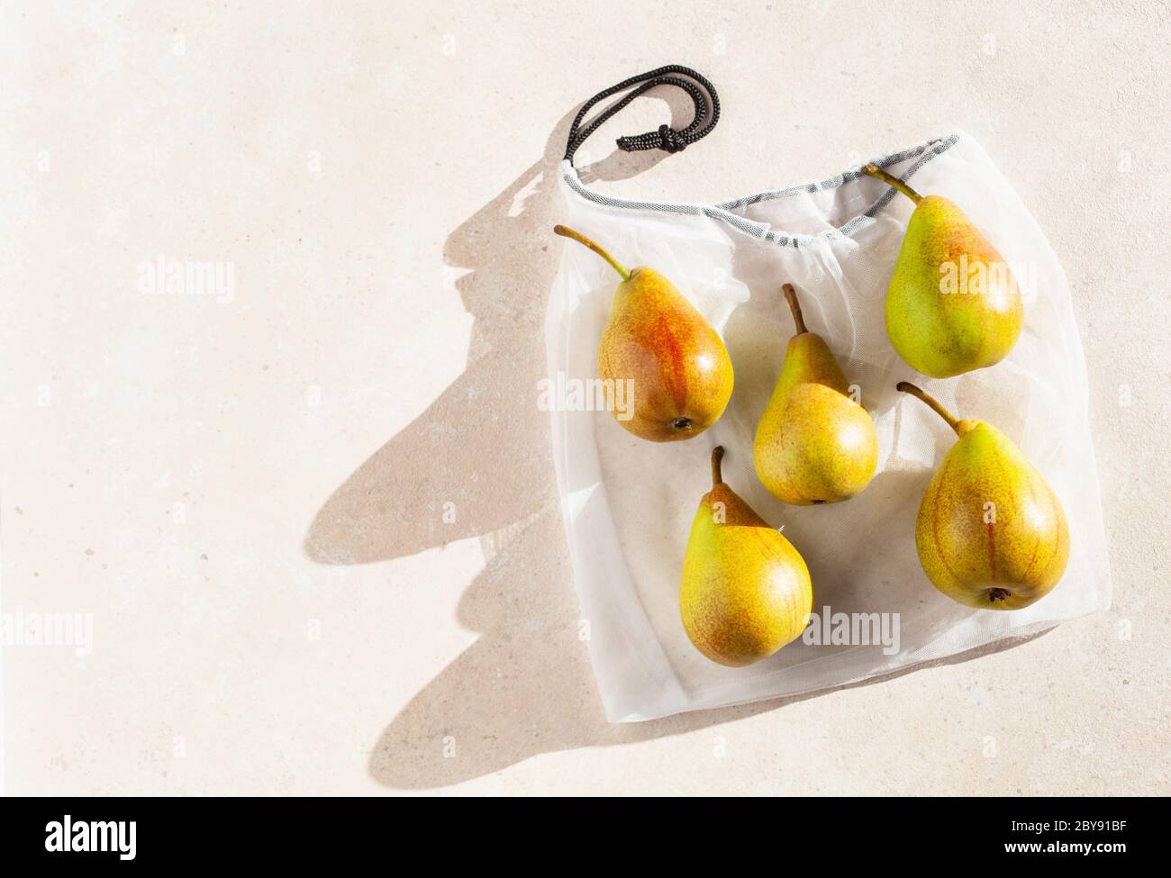 pears fruits in reusable mesh nylon bag, plastic free zero waste ...