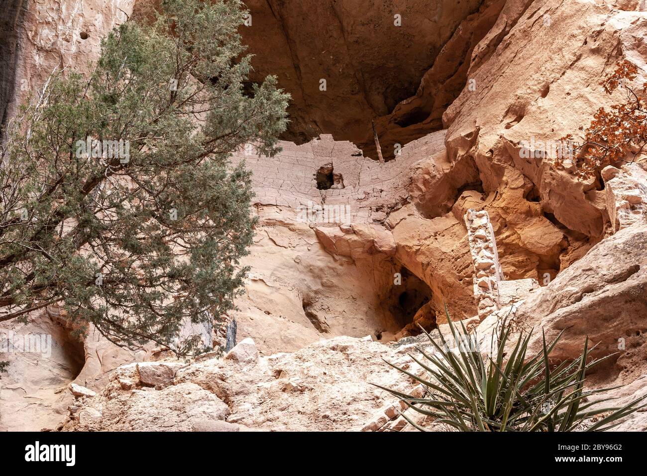 Cliff structures hi-res stock photography and images - Alamy