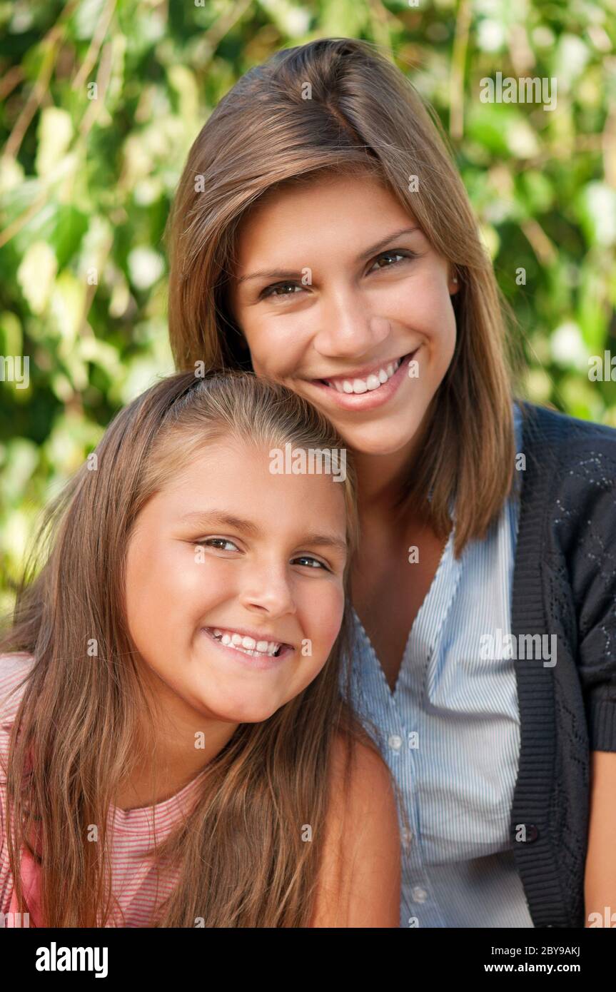 Happy sisters hi-res stock photography and images - Alamy