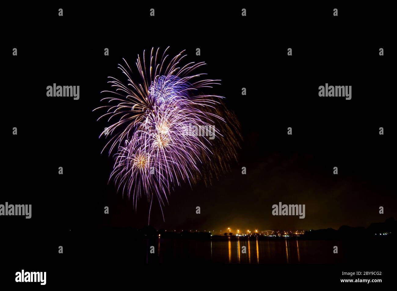 World exploding fireworks hi-res stock photography and images - Alamy