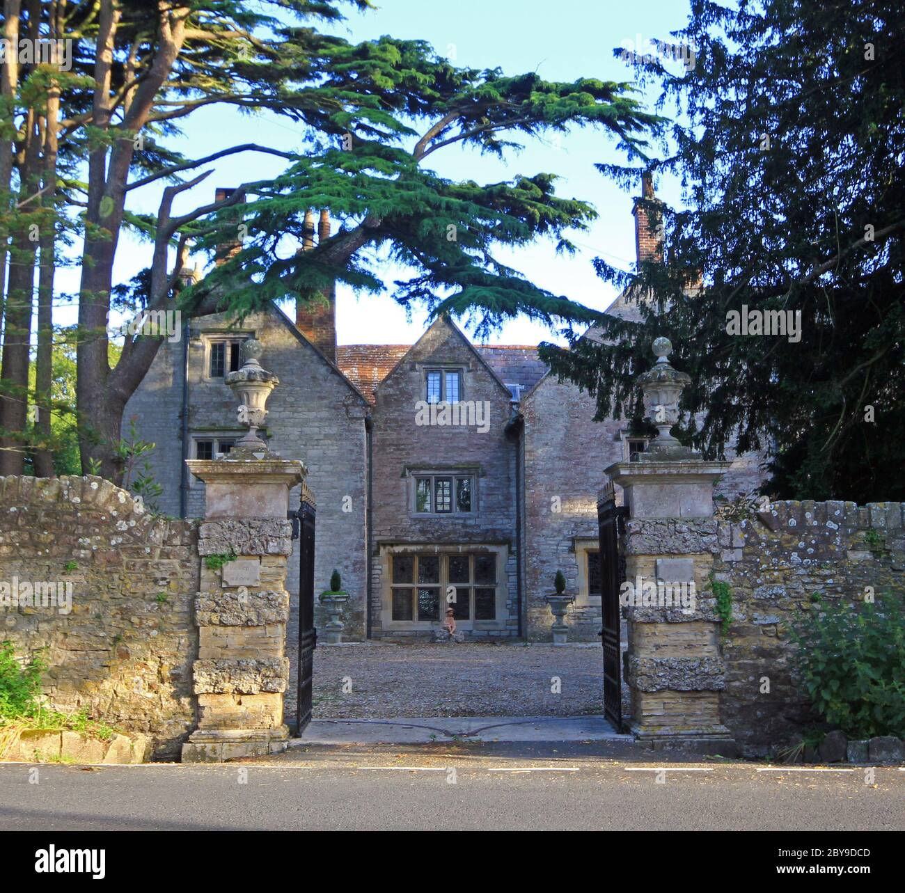 Manor House Gate High Resolution Stock Photography and Images - Alamy