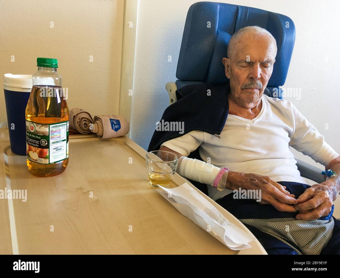 "END of LIFE", Photo essay on a man at end-of-life, Lyon, France Stock ...