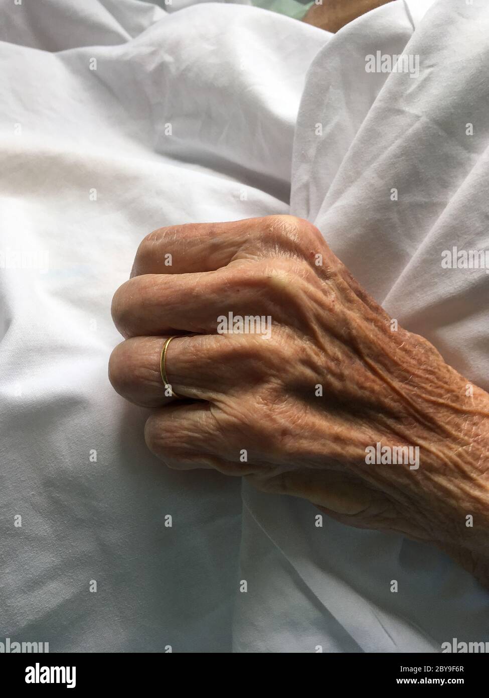 Old Person Hand Hospital High Resolution Stock Photography and Images ...