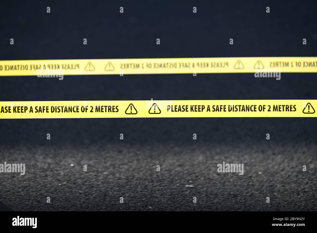 Safe distance of 2 metres sign hi-res stock photography and images - Alamy