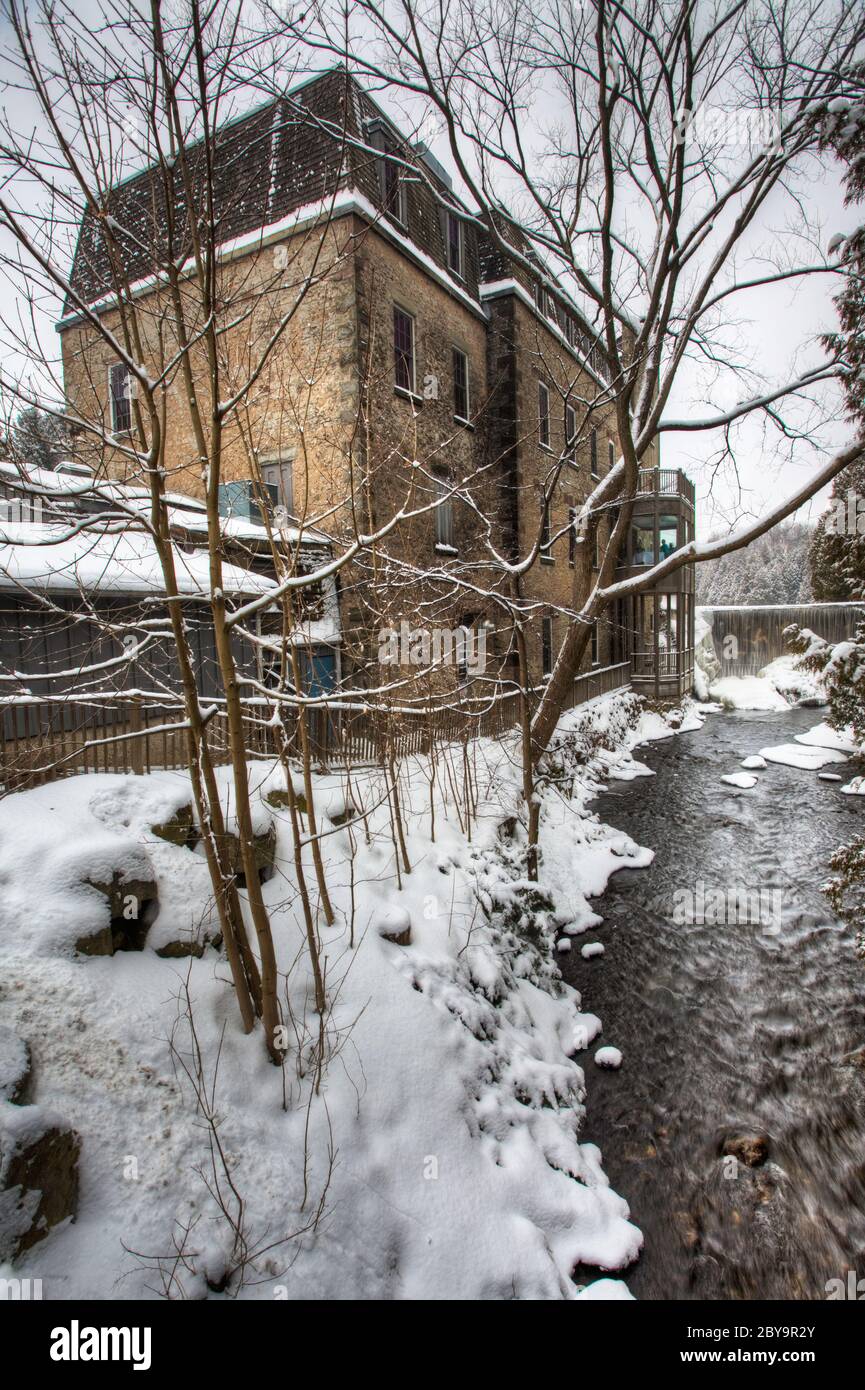 Knitting mill hi-res stock photography and images - Alamy