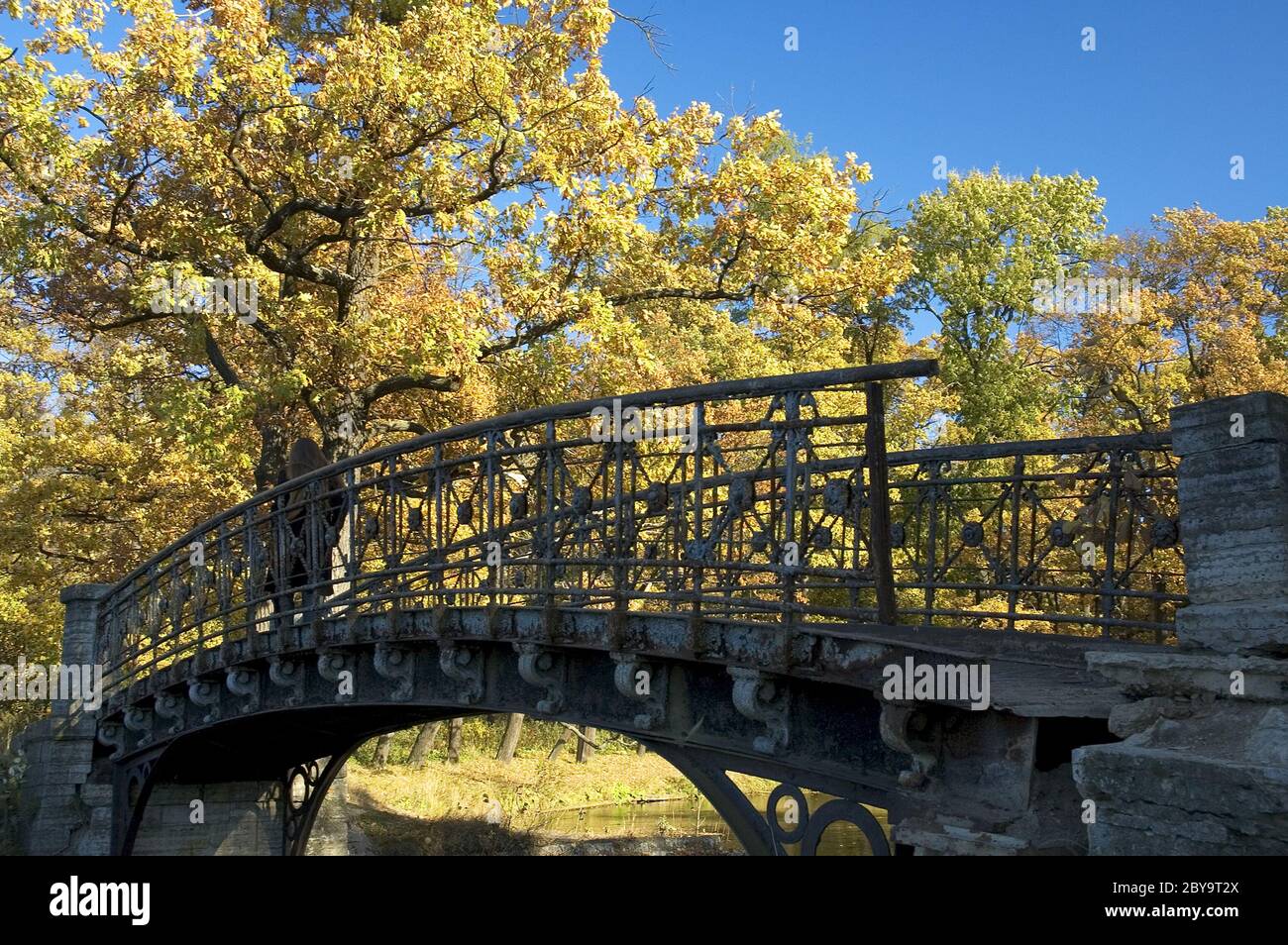 Bridge landscape guide to the hi-res stock photography and images - Alamy