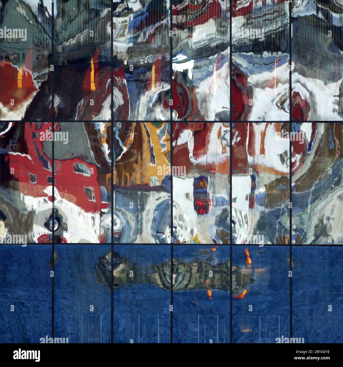 Mirroring pattern hi-res stock photography and images - Alamy