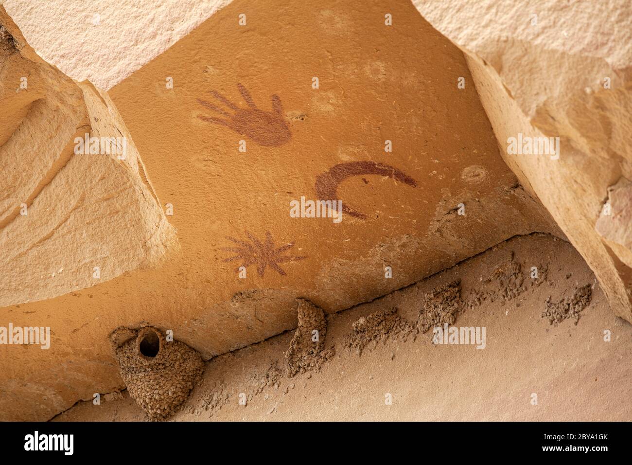 NM00611-00...NEW MEXICO - Rock art pictograph (Rock Painting) knowm as ...