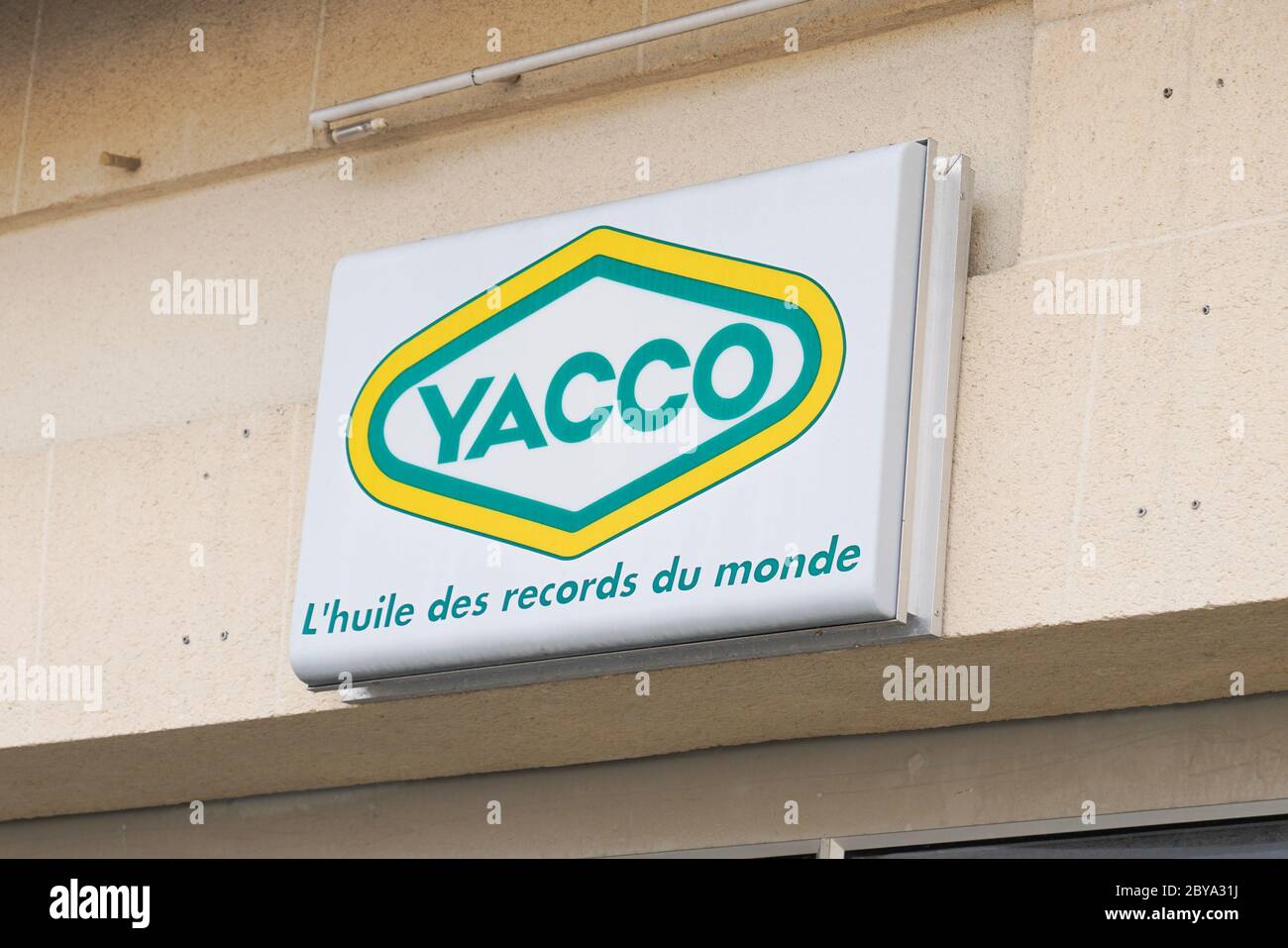 Yacco Logo High Resolution Stock Photography and Images - Alamy