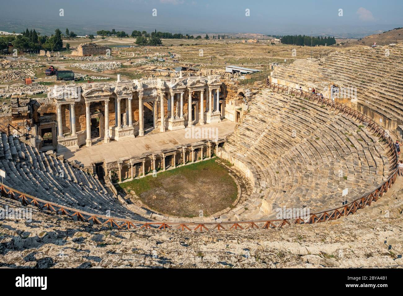 Ancient roman theatre hierapolis pamukkale hi-res stock photography and images - Alamy