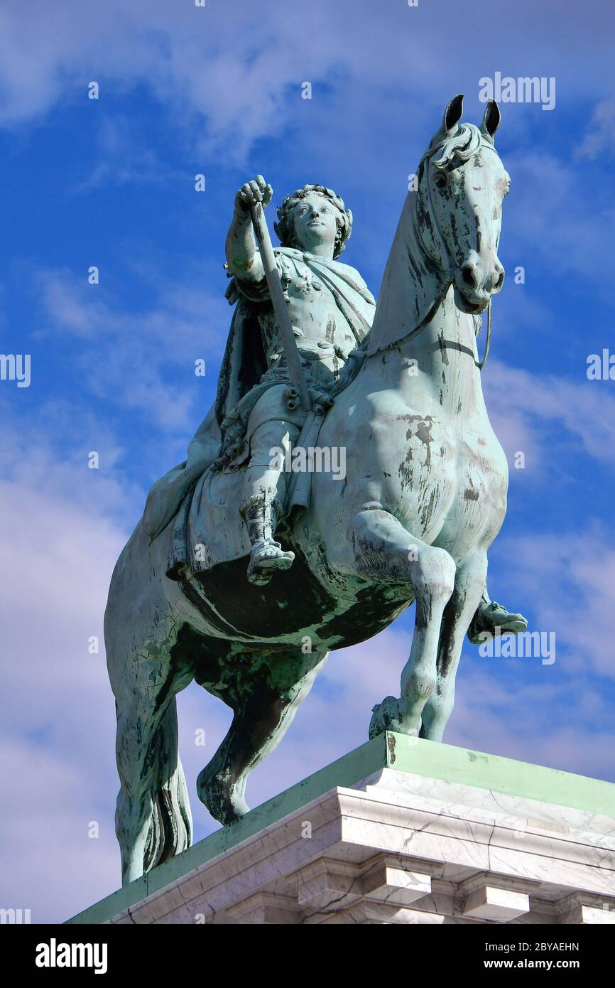 Statue of Frederick V, Amalienborg palace, Amalienborg Slotsplads ...