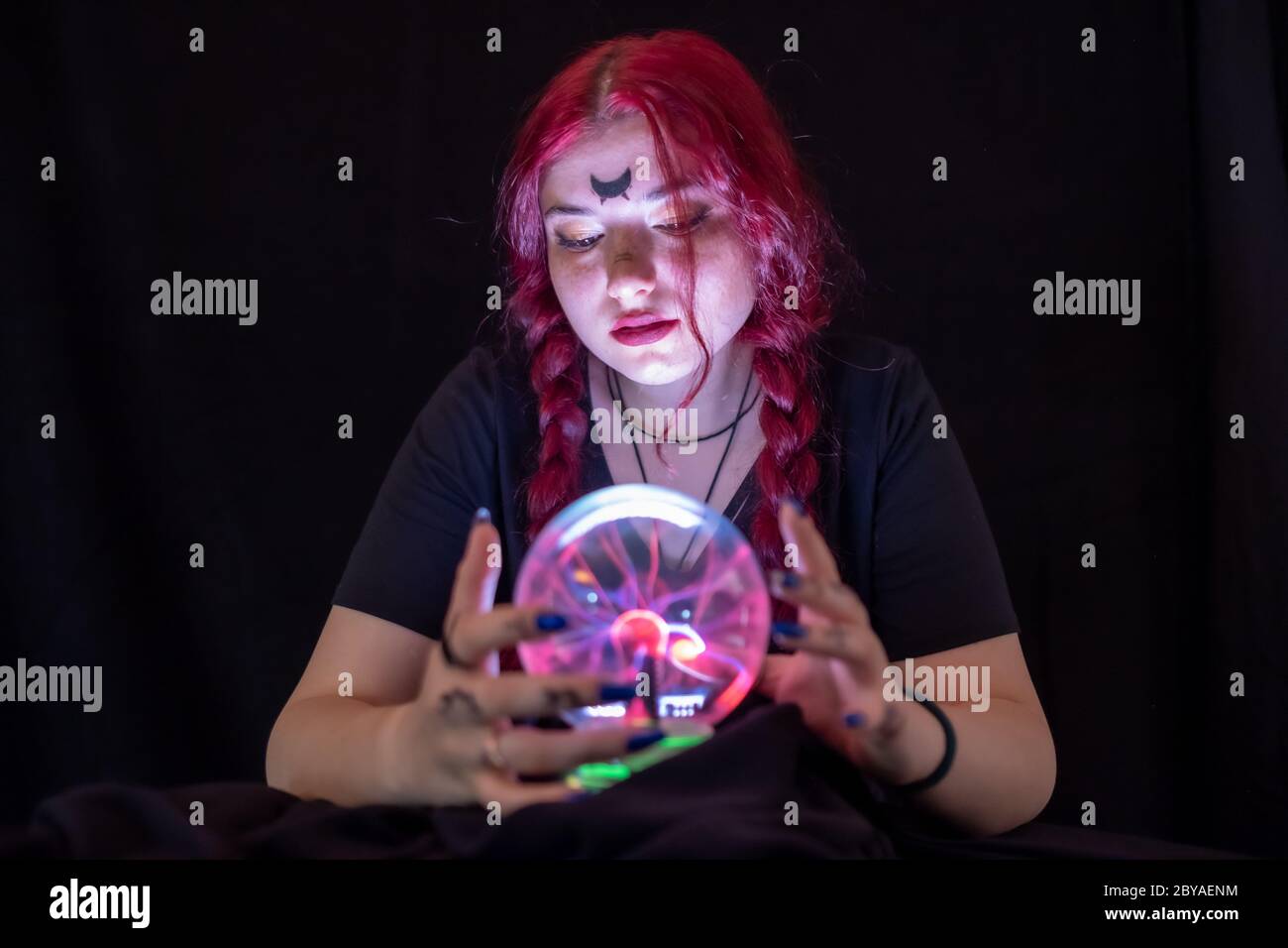 fortune teller lady is telling about your future Stock Photo - Alamy