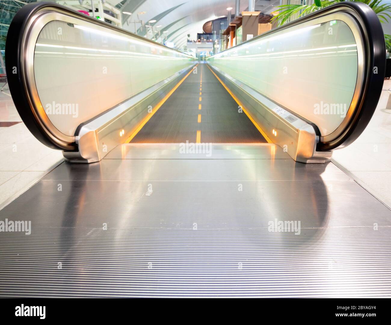 Floor escalator roof hi-res stock photography and images - Alamy