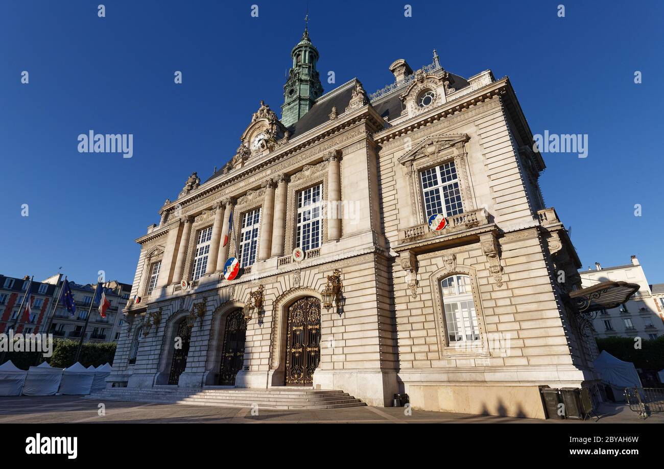 Levallois perret hi-res stock photography and images - Alamy