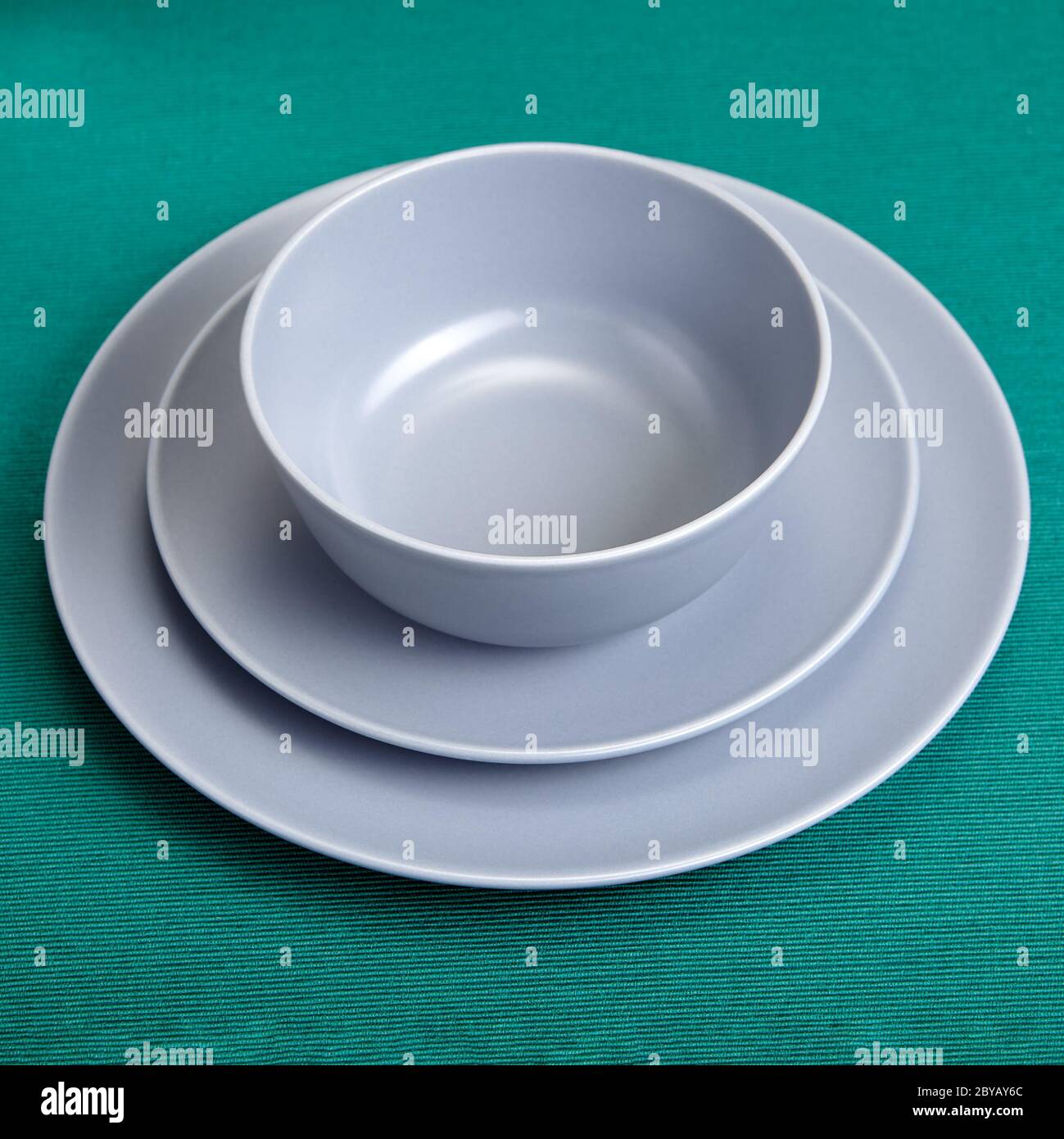 Pile of plate different sizes hi-res stock photography and images - Alamy