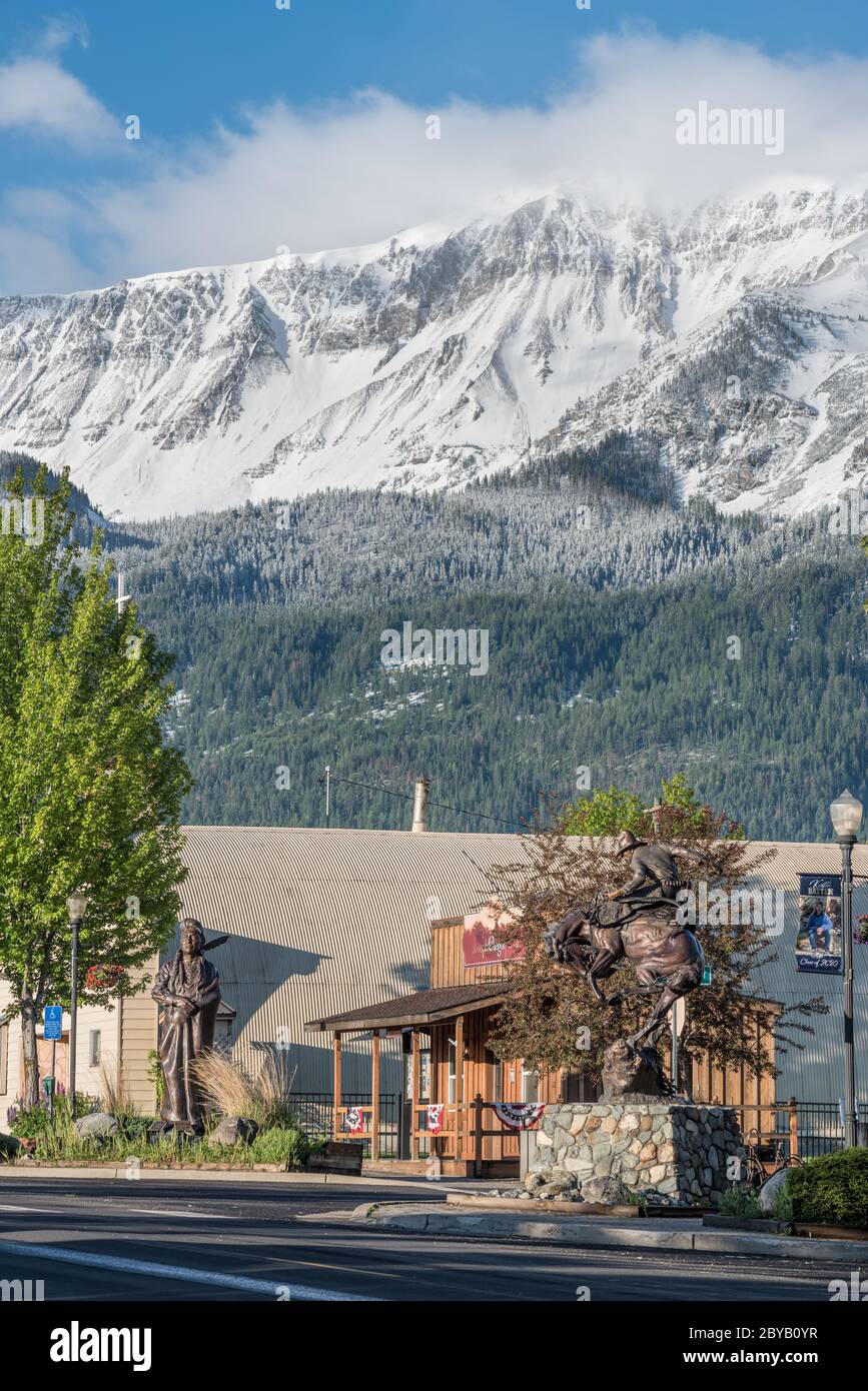 Bronze sculptures on the Main Street of Joseph, Oregon Stock Photo - Alamy