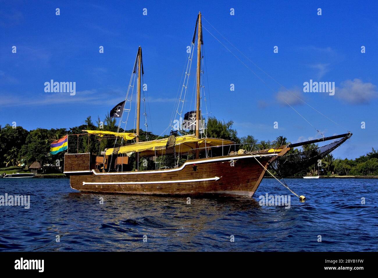 pirate boat and coastline in mauritius Stock Photo - Alamy