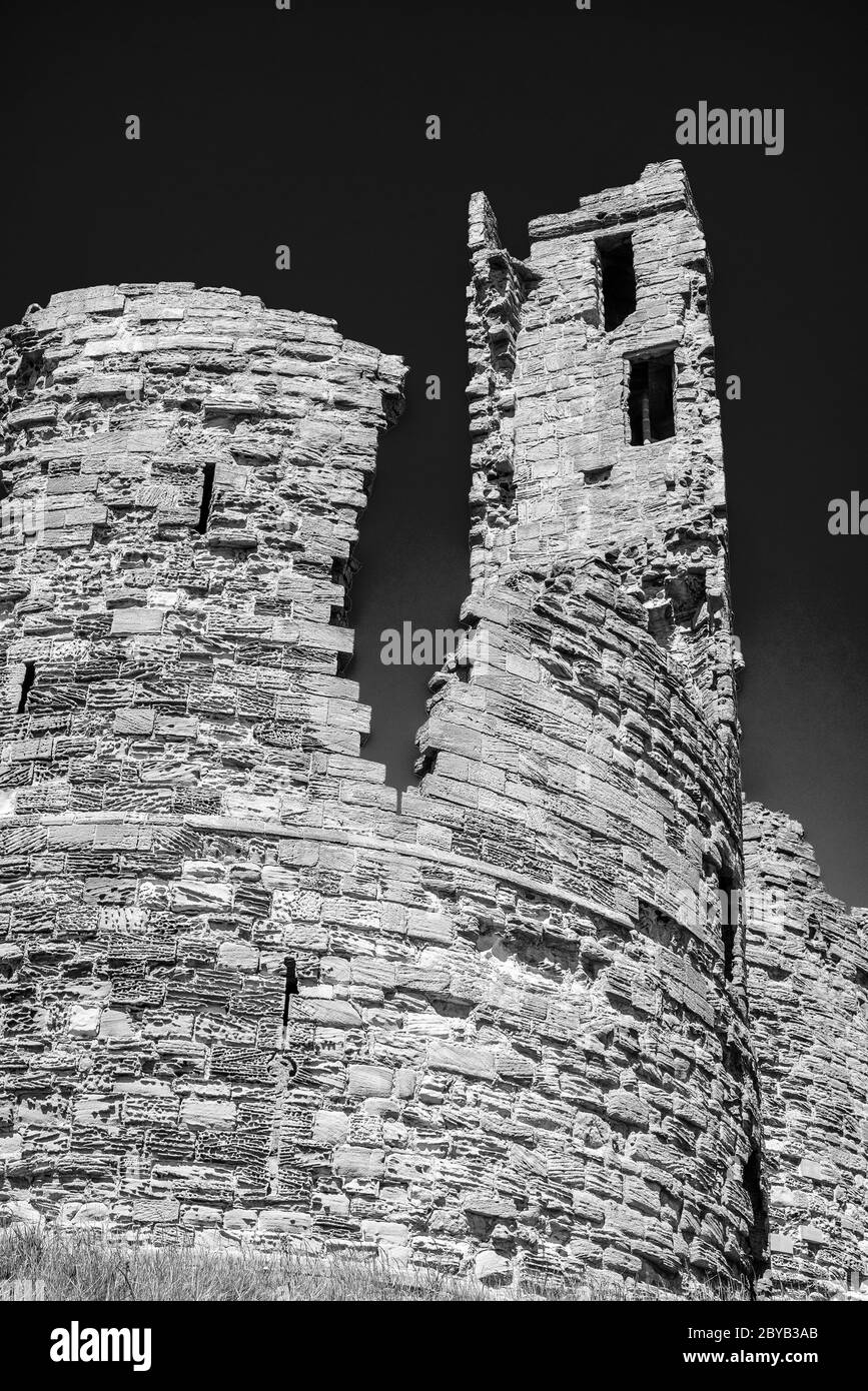 Ruins of the Great Gatehouse, Dunstanburgh Castle, Northumberland Stock ...
