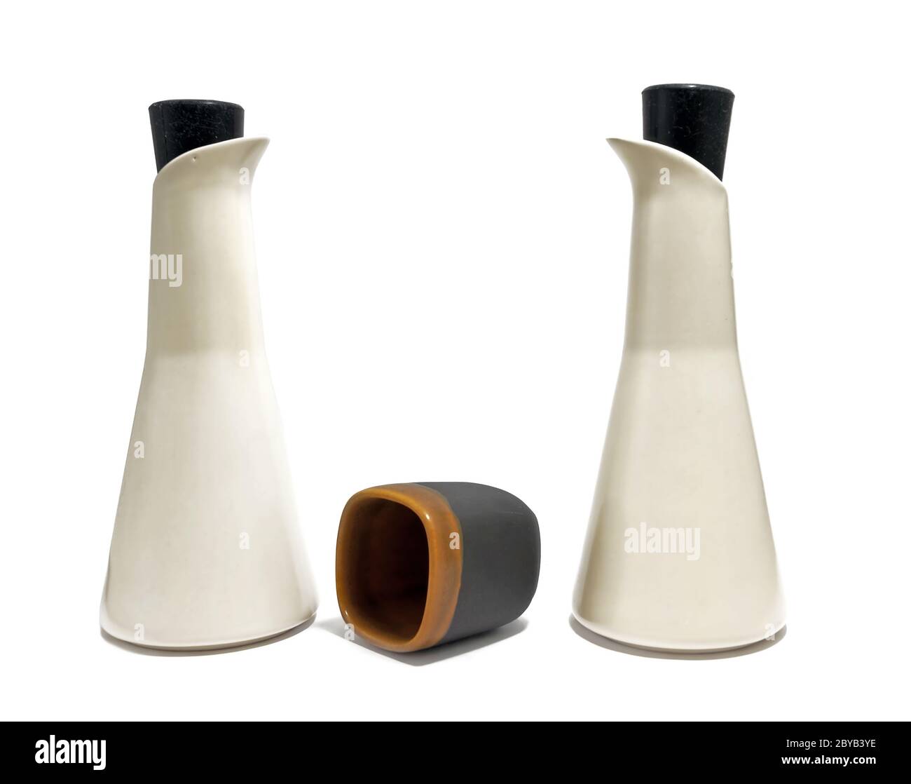 Traditional pottery ceramic vessels hi-res stock photography and images ...