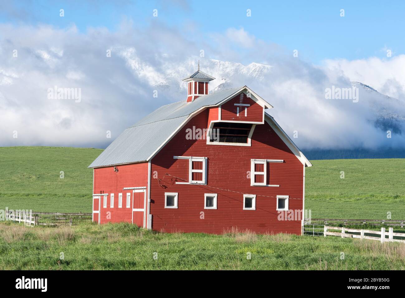 The Eggleson Barn, built in 1910, in Oregon's Wallowa Valley Stock ...