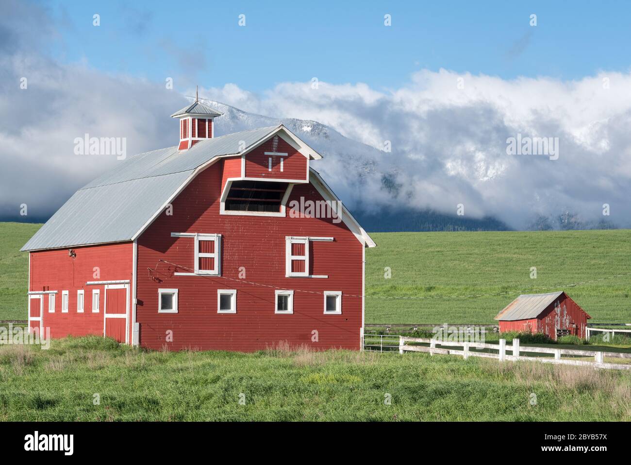 The Eggleson Barn, built in 1910, in Oregon's Wallowa Valley Stock ...