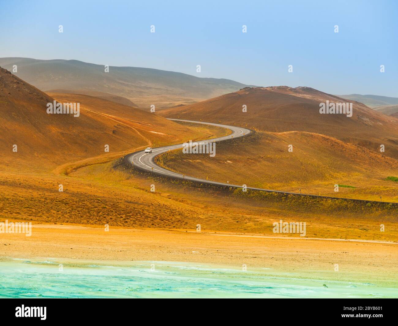 S curve hi-res stock photography and images - Alamy