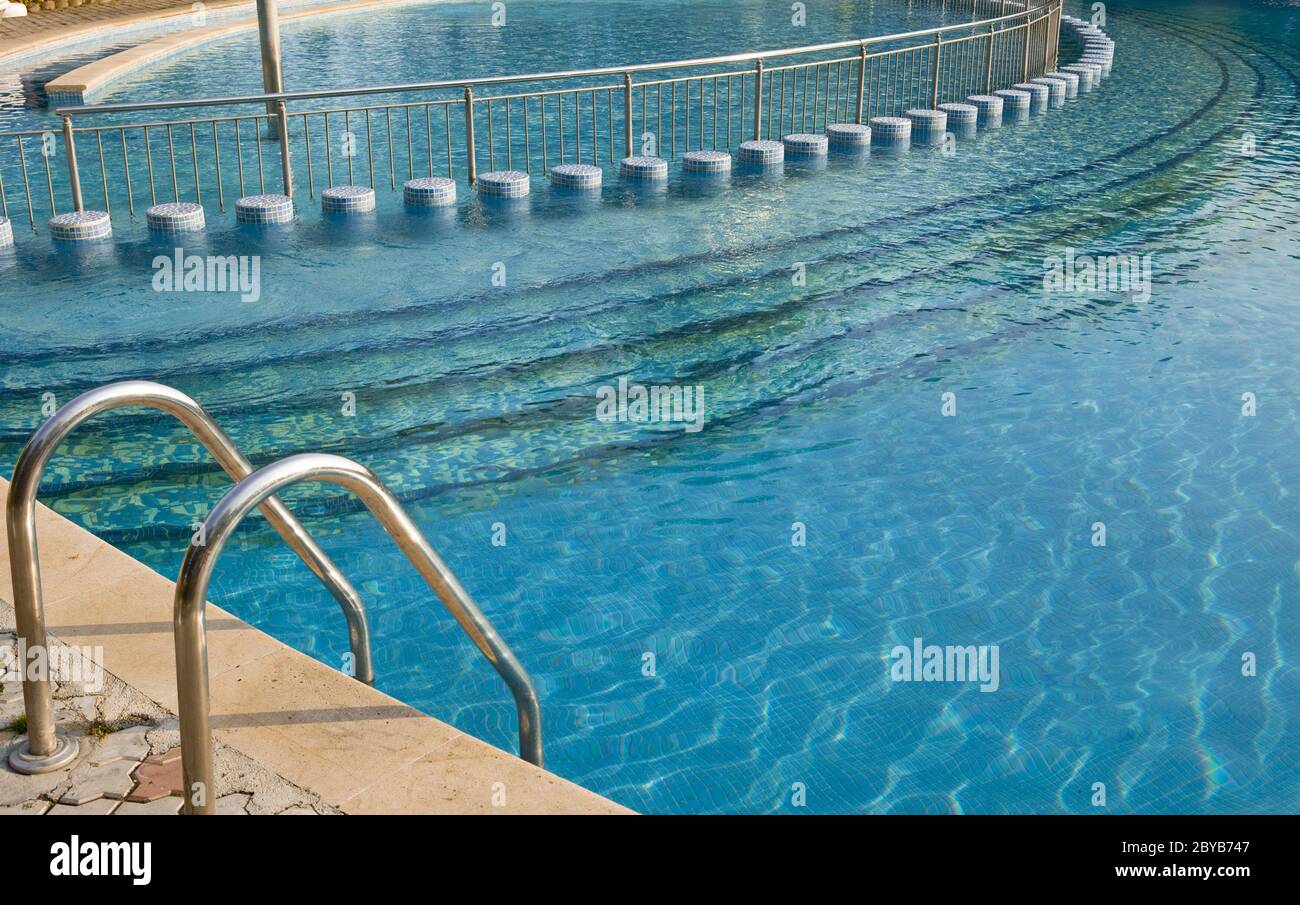 Empty swimming pool Stock Photo - Alamy