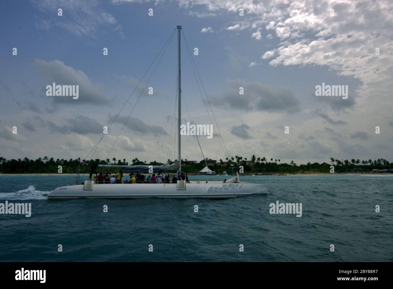 sailing water boat yacht Stock Photo - Alamy