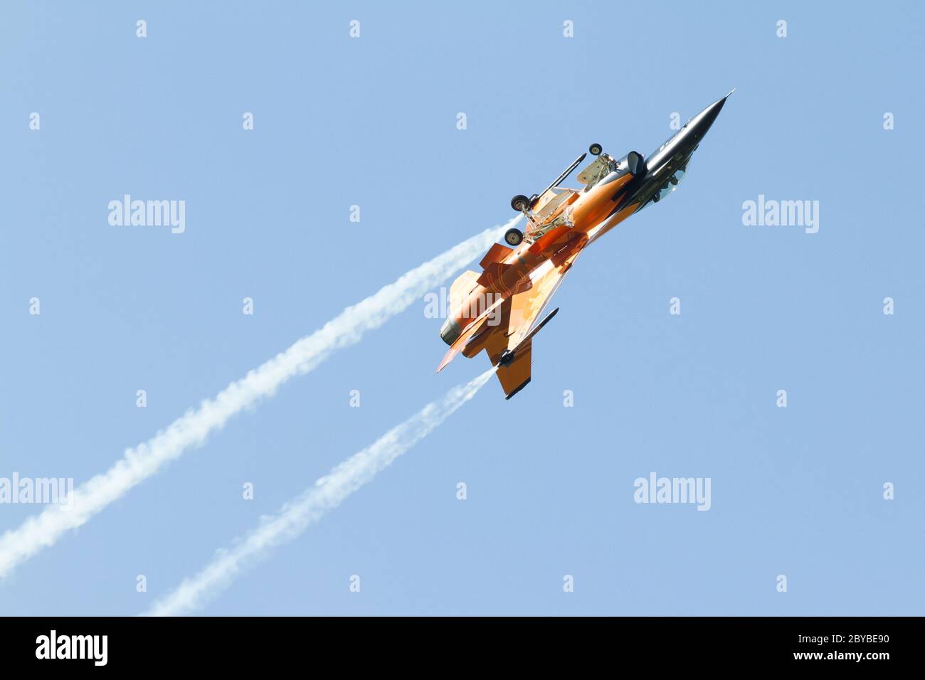 Dutch F-16 Demo Team Stock Photo - Alamy
