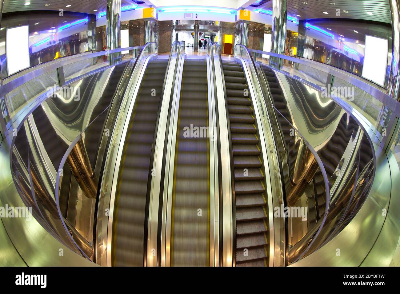 Bank of escalators hi-res stock photography and images - Alamy