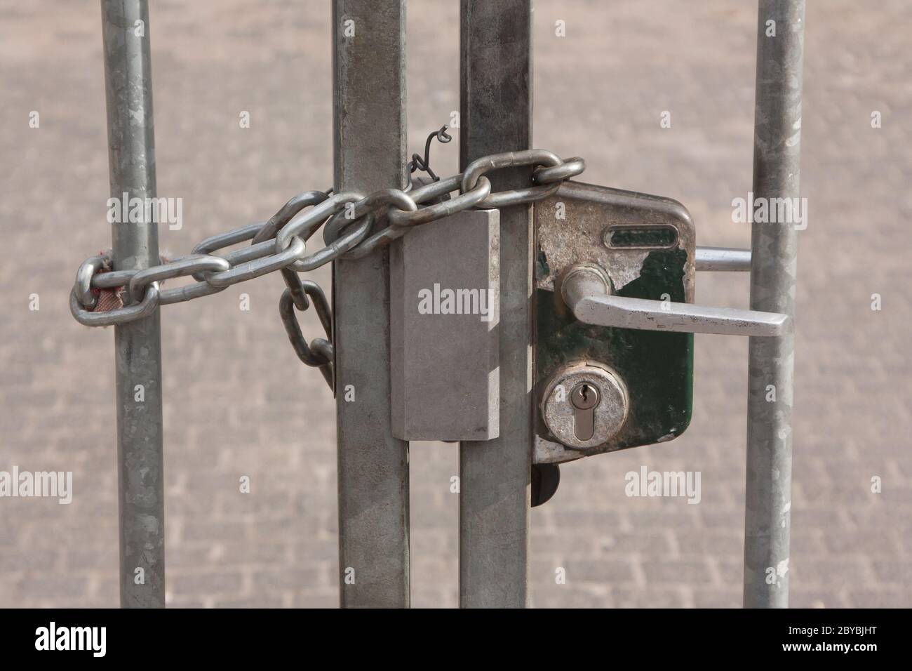 Prison front entry gate hi-res stock photography and images - Alamy