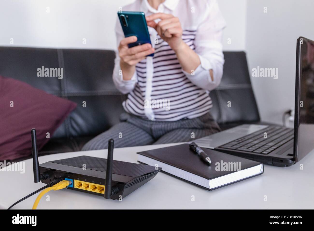 Usingm antenna hi-res stock photography and images - Alamy