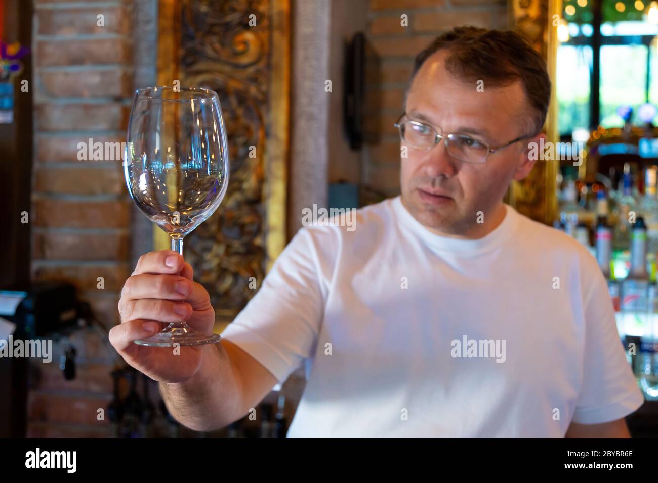 waiter, pub, drink, beer, alcohol, glass, bar, restaurant, bar counter ...