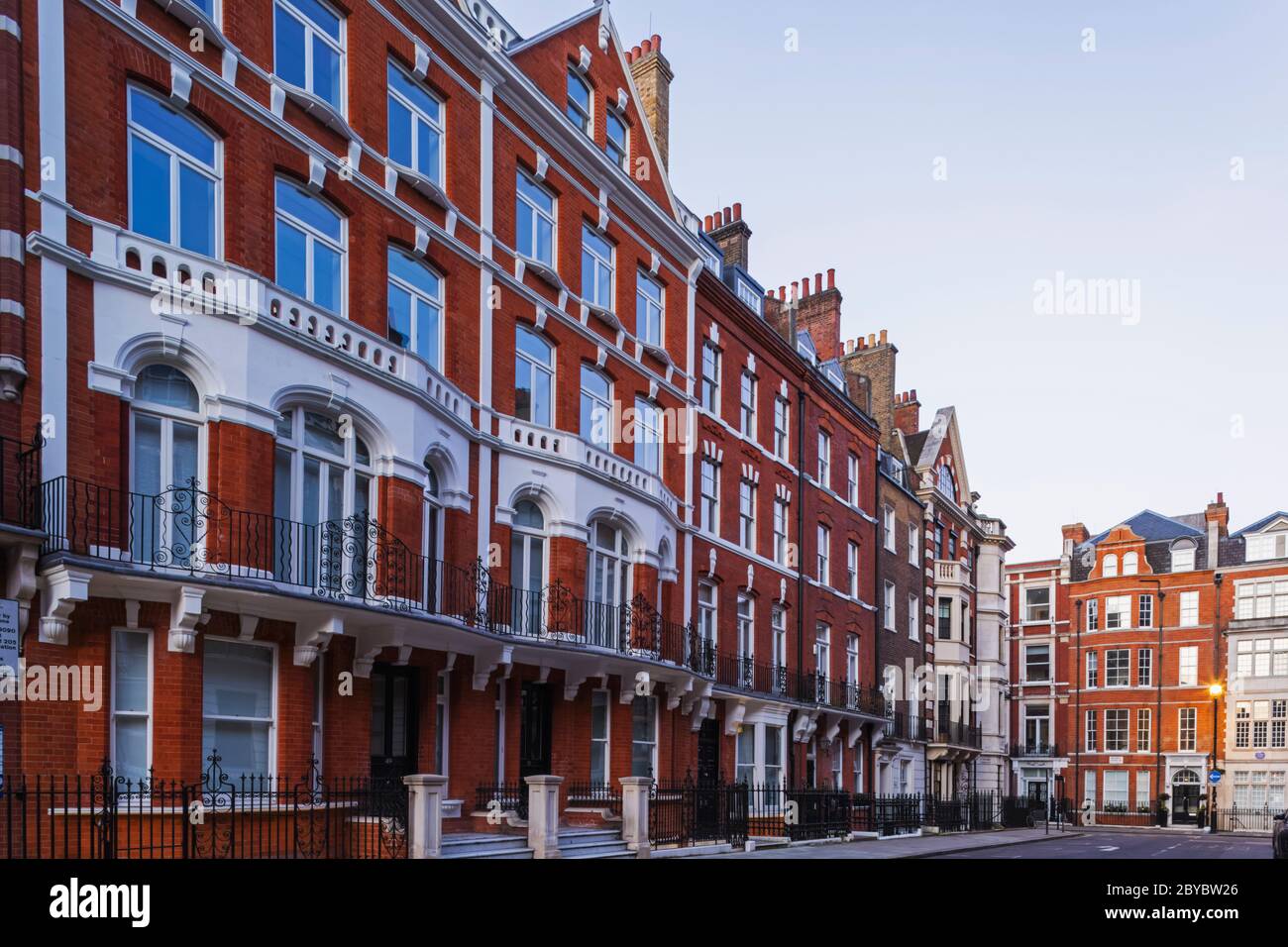 England, London, Marylebone, Queen Anne Street Stock Photo - Alamy