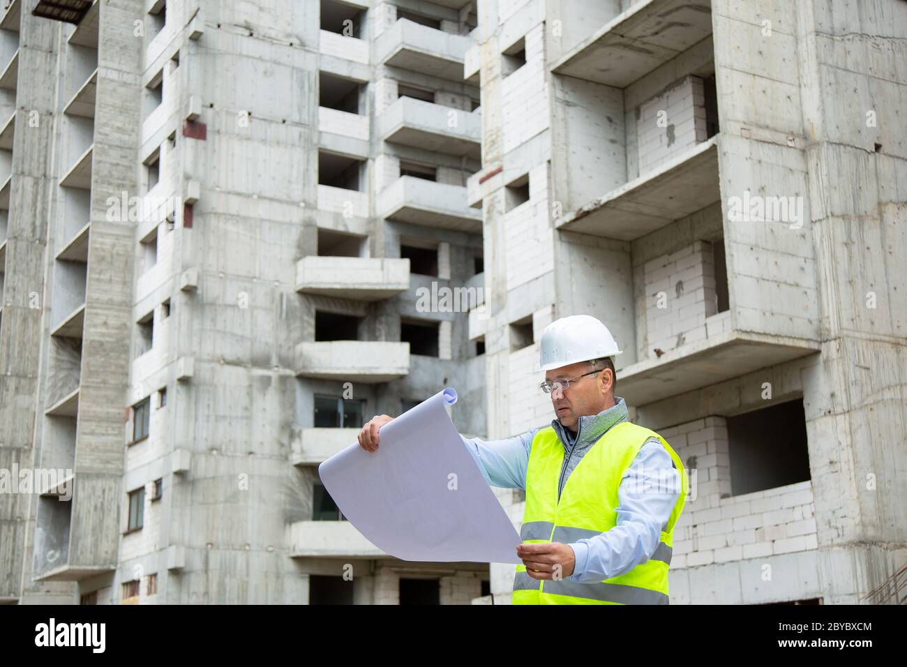 Senior engineer drawing hi-res stock photography and images - Alamy