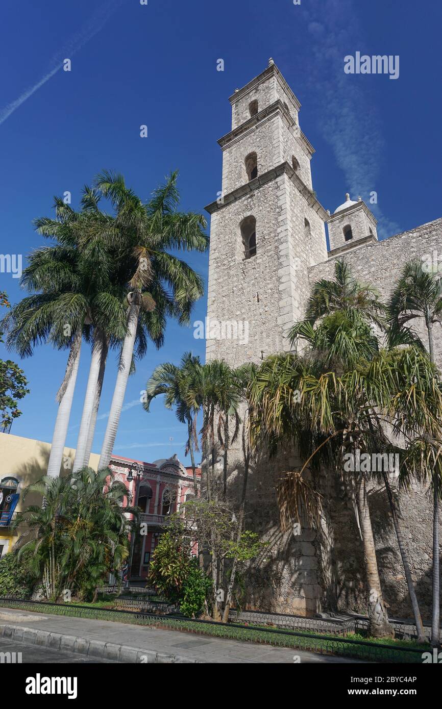 Interior de la catedral de merida hi-res stock photography and images ...