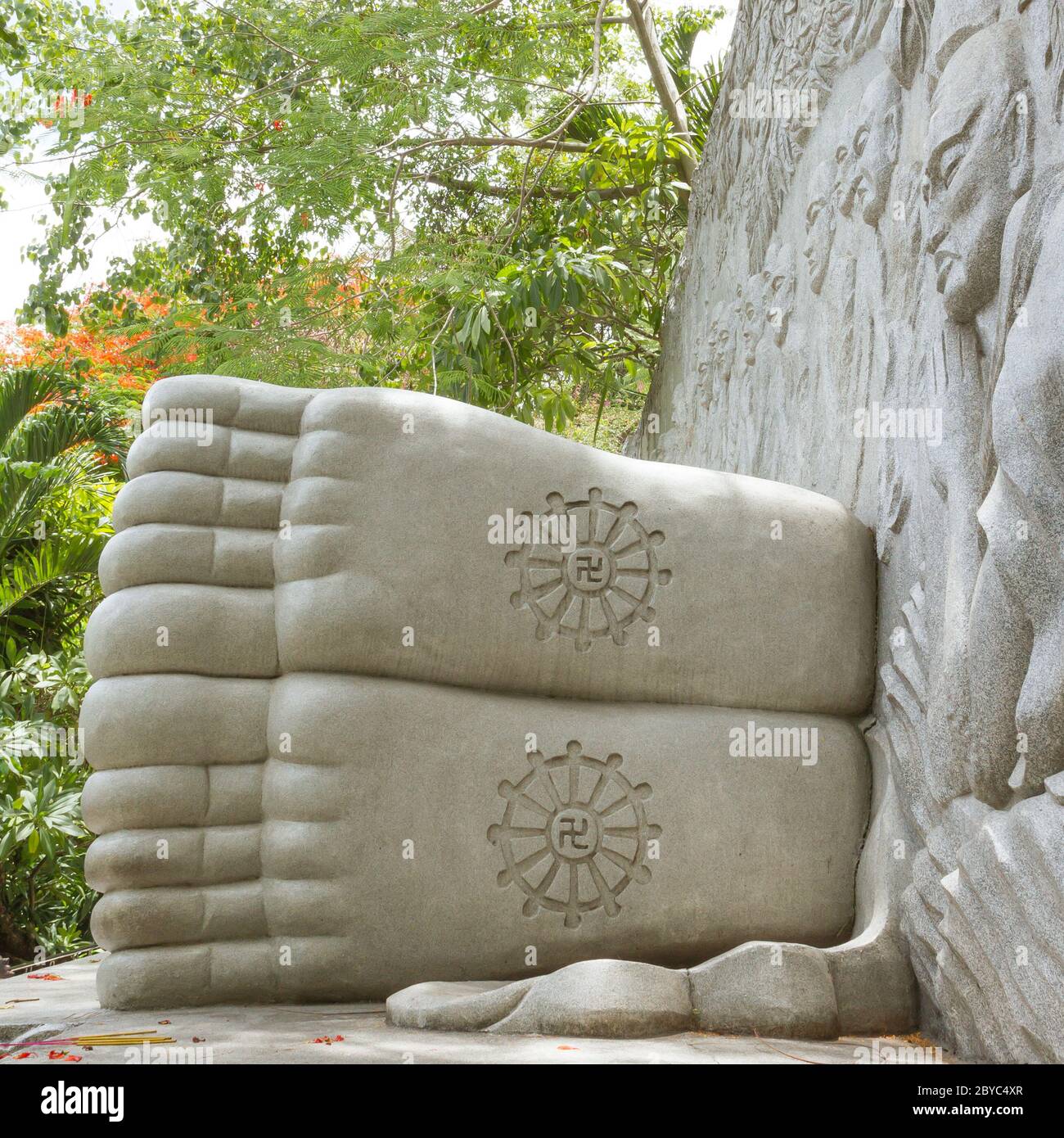 Chinese buddha swastika hi-res stock photography and images - Alamy