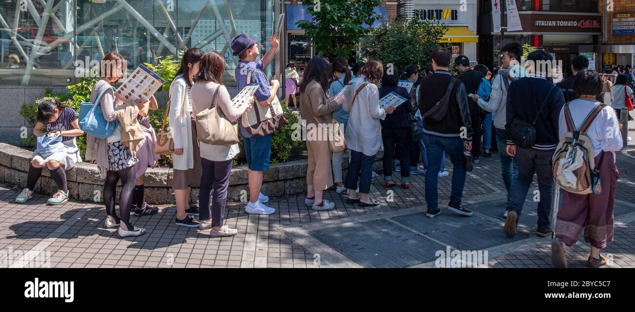 Crowd of pedestrian at Omotesando street sidewalk, Tokyo, Japan Stock ...