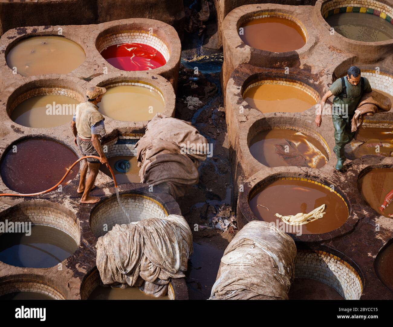 Fes el bali leather tannery hi-res stock photography and images - Alamy