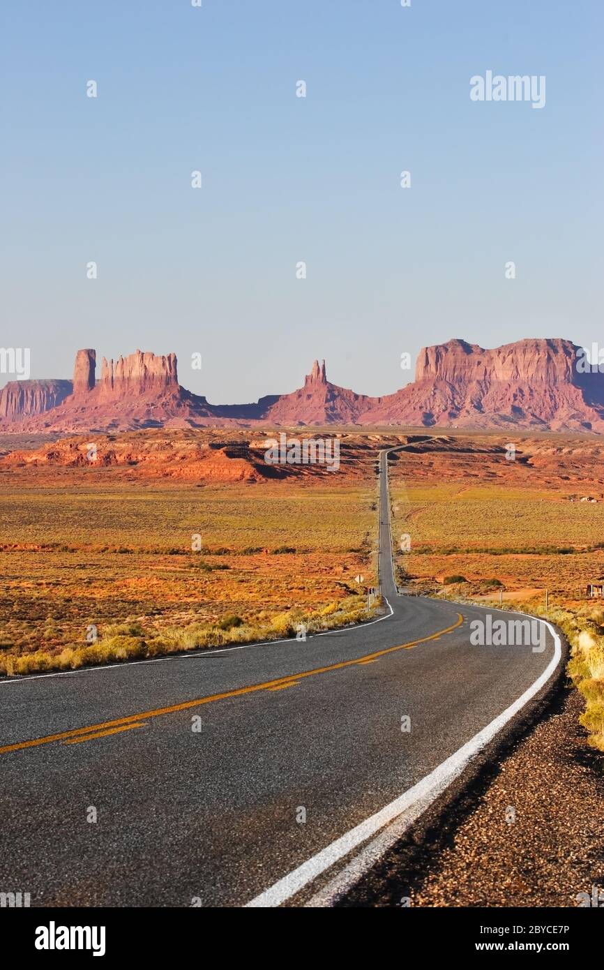 Scenic desert mesa hi-res stock photography and images - Alamy
