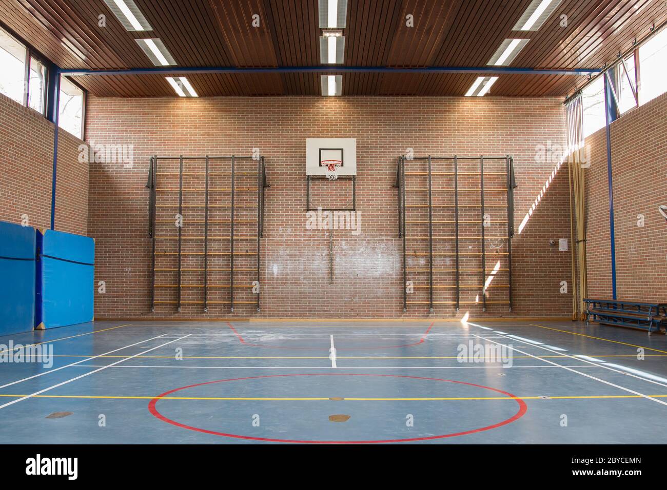 Interior of a gym at school Stock Photo - Alamy