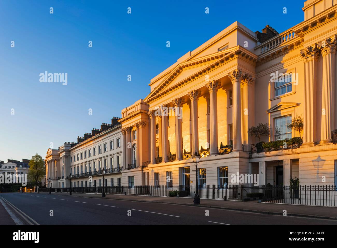 Cornwall terrace regents hi-res stock photography and images - Alamy