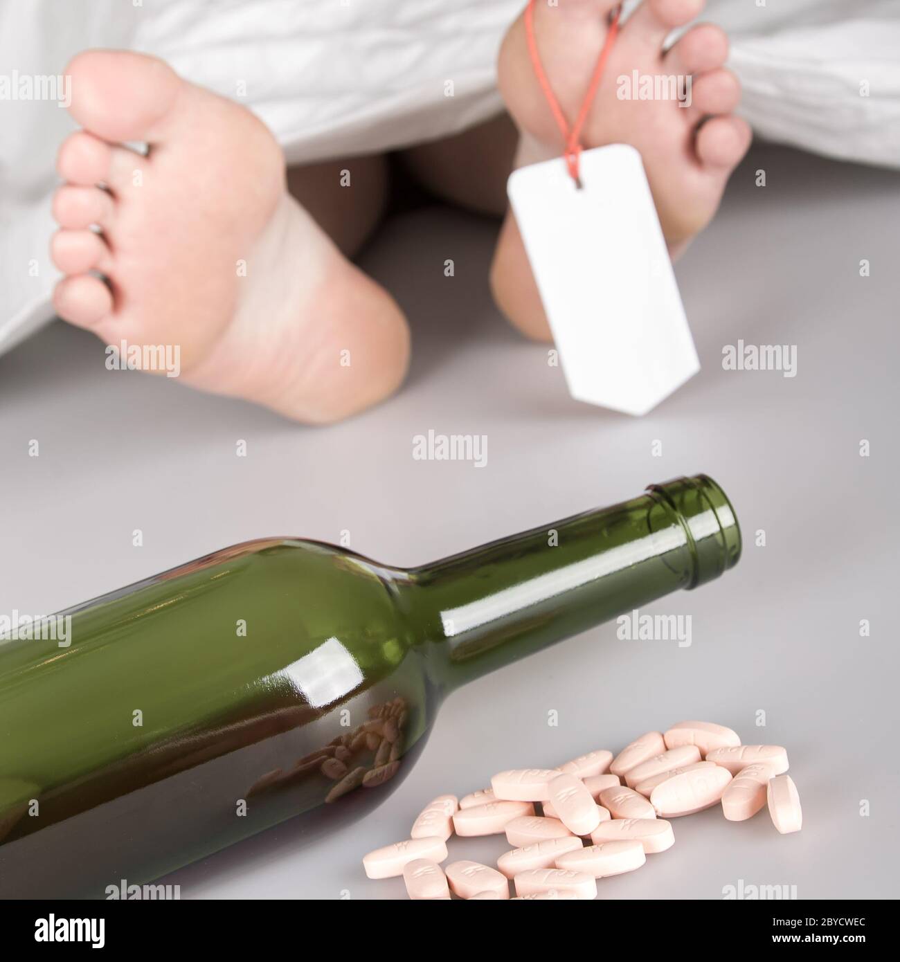 Dead body with toe tag Stock Photo - Alamy