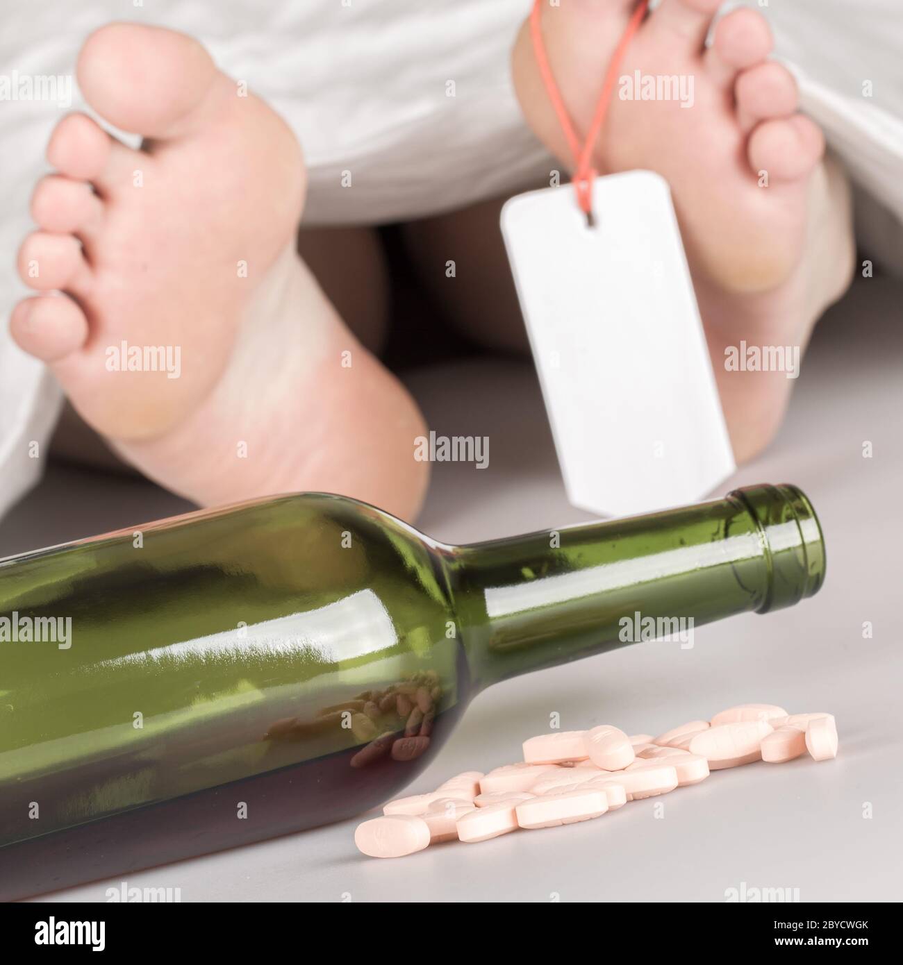 Dead body with toe tag Stock Photo - Alamy