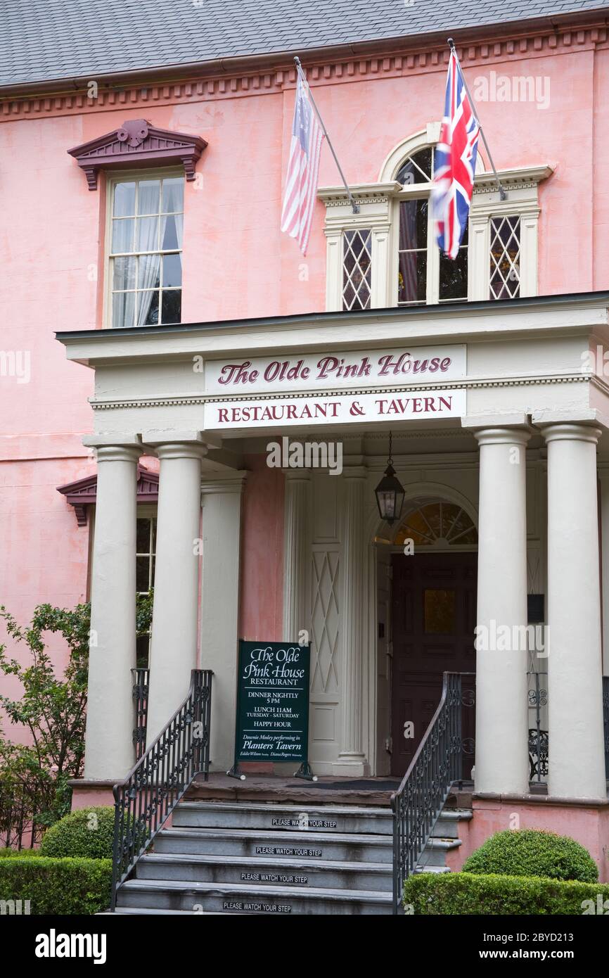 Olde pink house savannah hi-res stock photography and images - Alamy