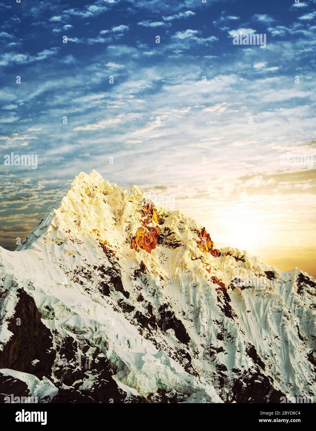 Alpamayo hi-res stock photography and images - Alamy