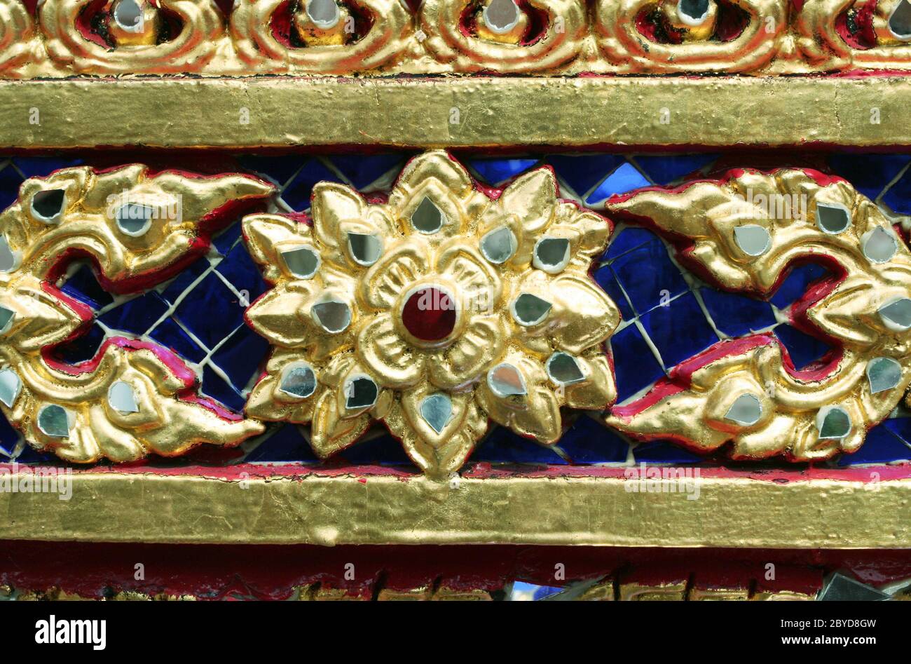 Asian gold hi-res stock photography and images - Alamy