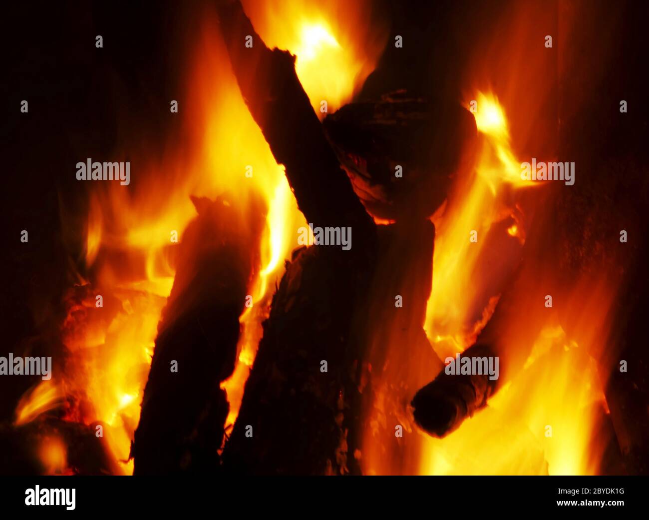 Big log camp hi-res stock photography and images - Alamy